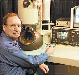 Scientists get a closer look at AIDS virus Scientists get a closer look at AIDS virus