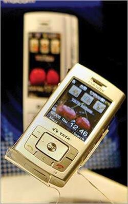 Tata Indicom launches dual technology phone