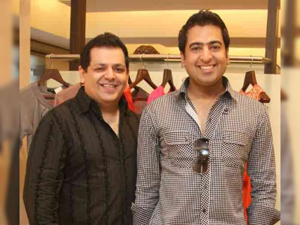 Models promote Rohit Gandhi, Rahul Khanna outfits at Wills Fashion Week