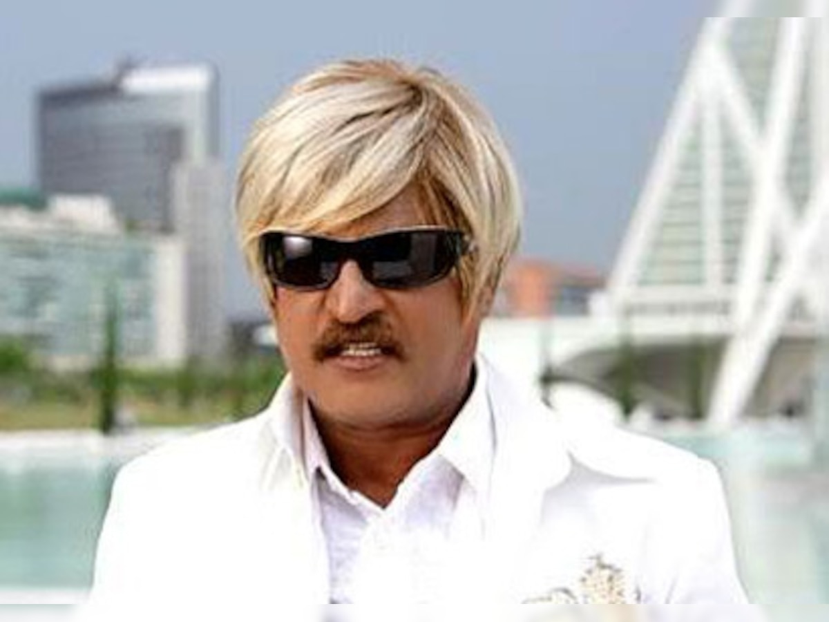 1008 Rajinikanth fans tonsure heads in Tamil Nadu temple