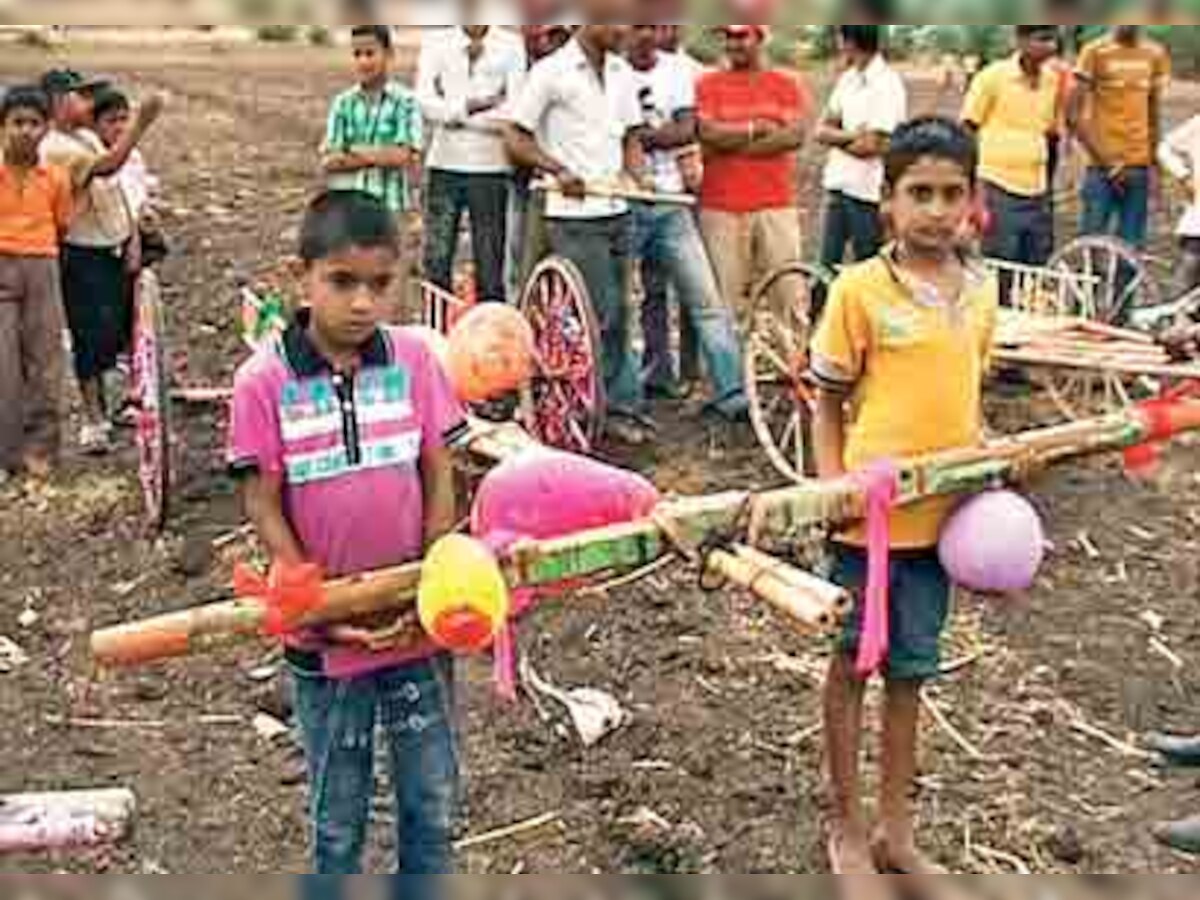 Kids race with carts, villagers cheer in Sangli