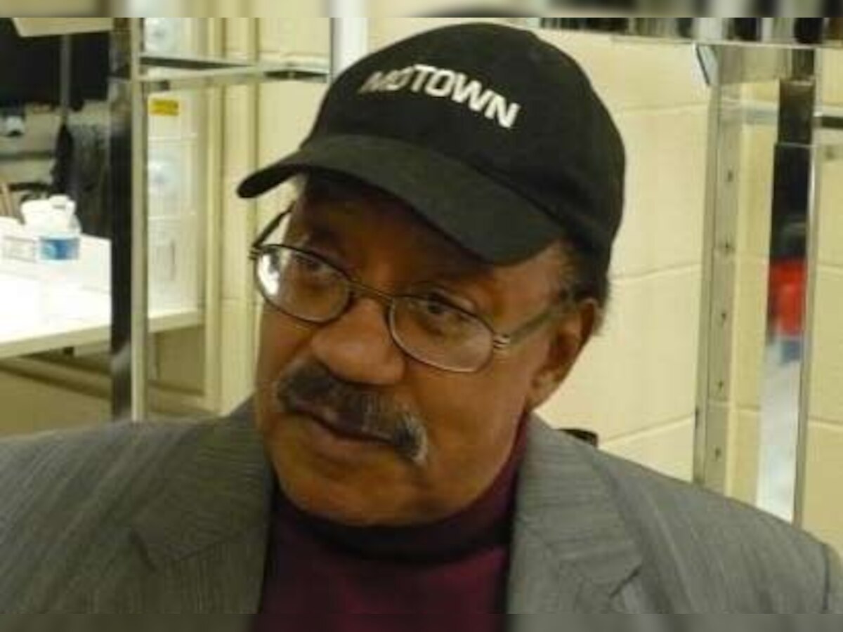 Bobby Rogers, co-founder of the Miracles, dies at 73