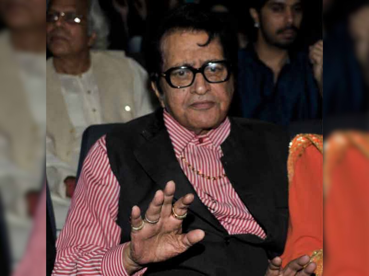 Manoj Kumar files case against Shah Rukh, Farah Khan for defamation