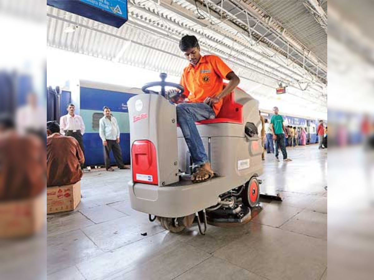 New rail platform cleaners use less water