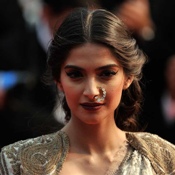 Bollywood divas take Indian fashion to Cannes red carpet