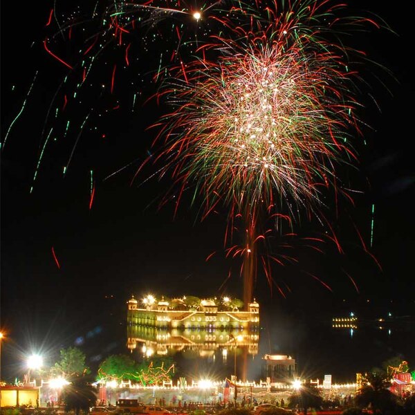 Meet 1000 sky shot: The most expensive cracker this Diwali, costs Rs 12,000