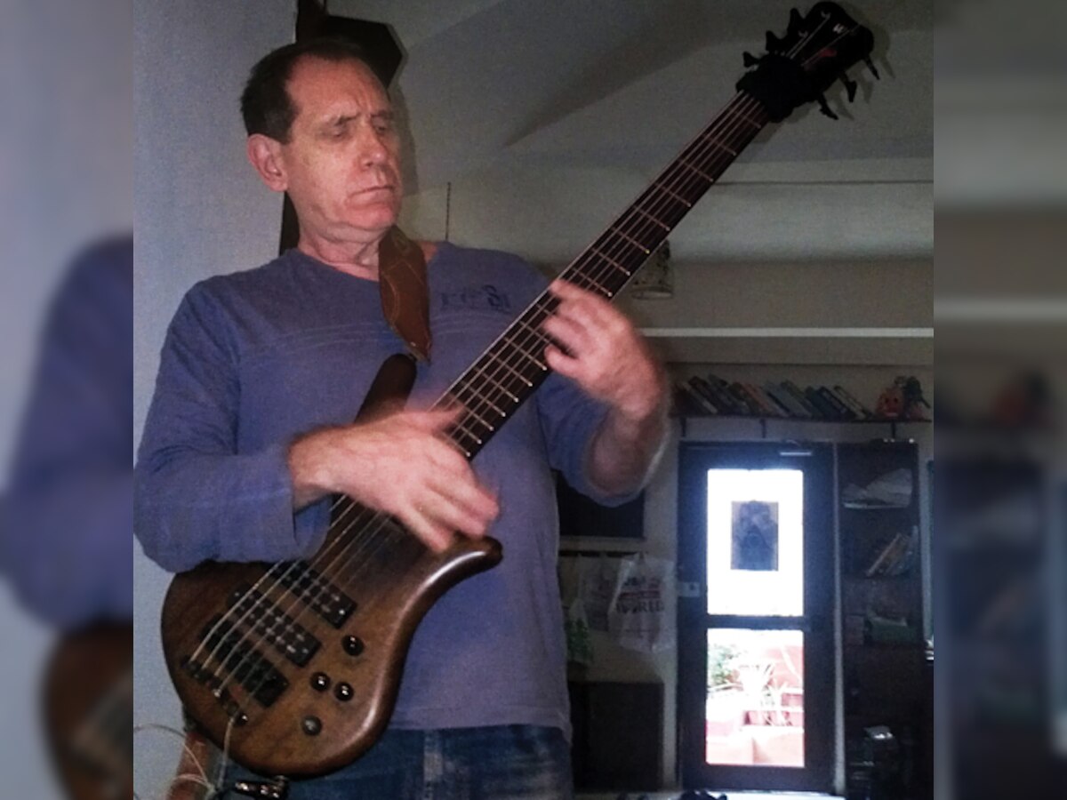 Dee Wood and his blues bemuse