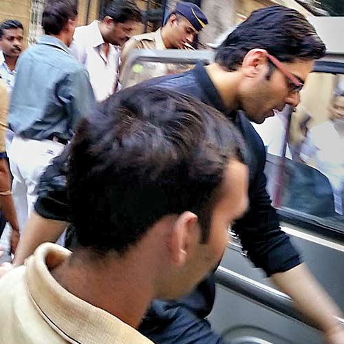 Anant Vardhan Pathak's lawyers point finger at I-T Anant Vardhan Pathak's lawyers point finger at I-T
