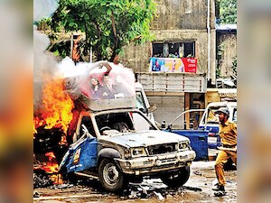 Maharashtra government to conduct fresh probe into Azad Maidan riot damages