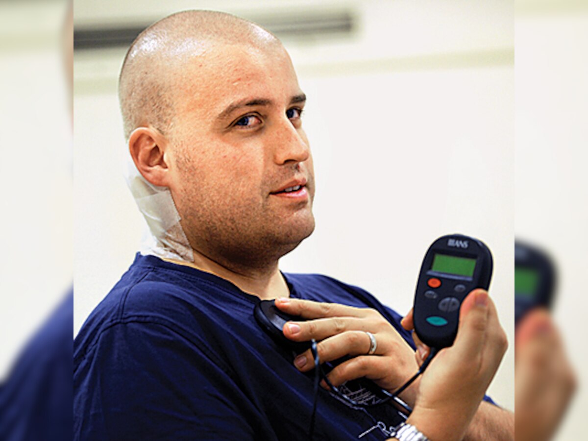 Man gets brain pacemaker that can control his headache with remote control