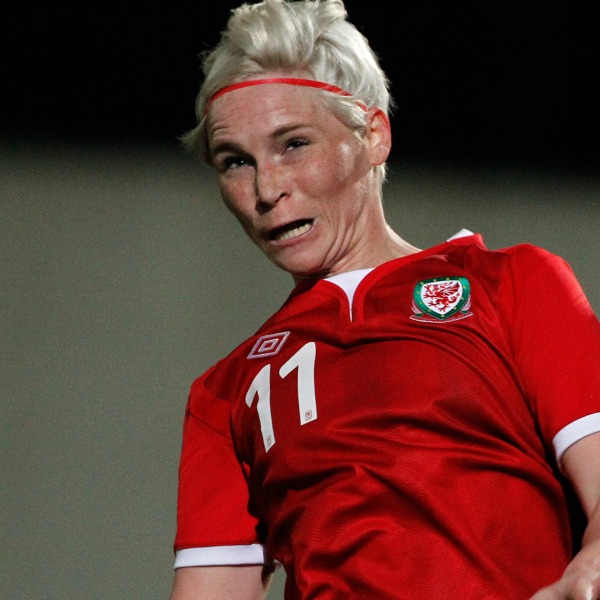 Ireland's Stephanie Roche become first female footballer to be ...