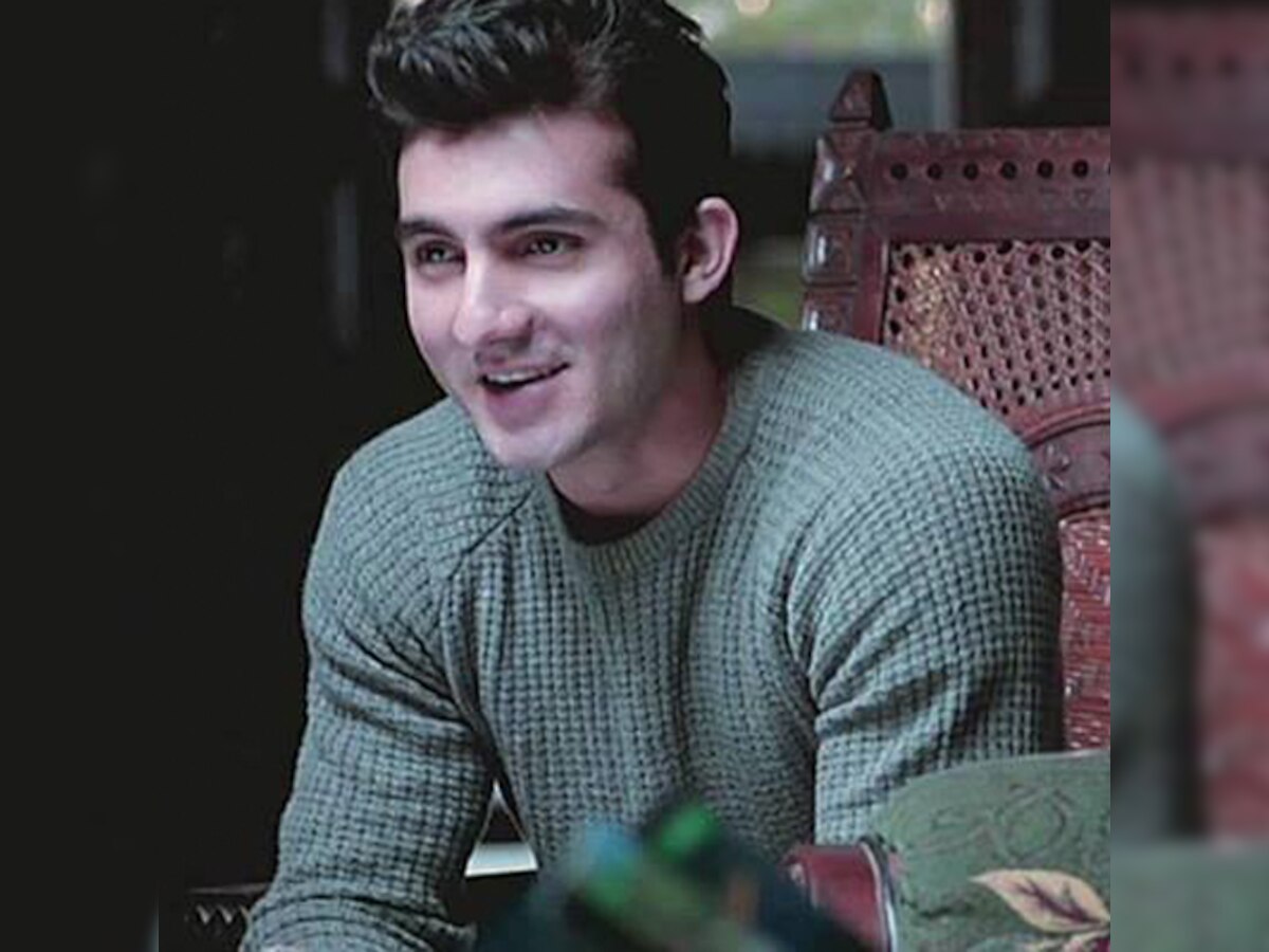 Pakistani star Shahroz Sabzwari to enter Bollywood with 'Luv Story'