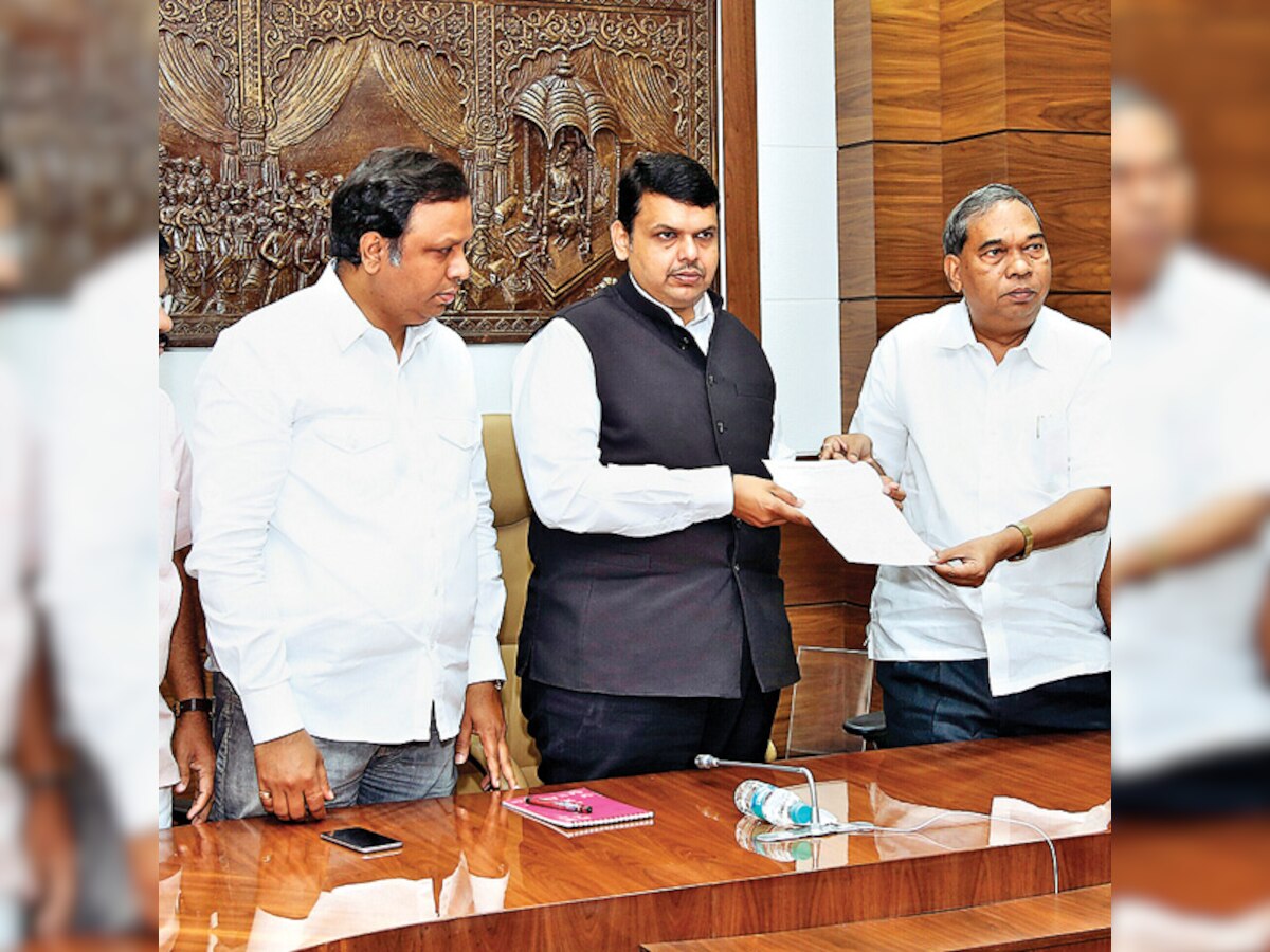 CM Devendra Fadnavis announces free houses for 28,000 BMC cleaners