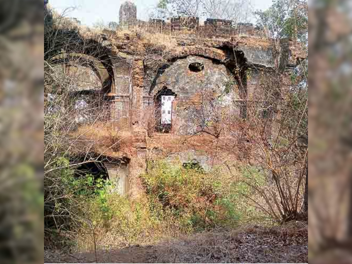 Monumental neglect: Protected Dutch Factory on the verge of a collapse
