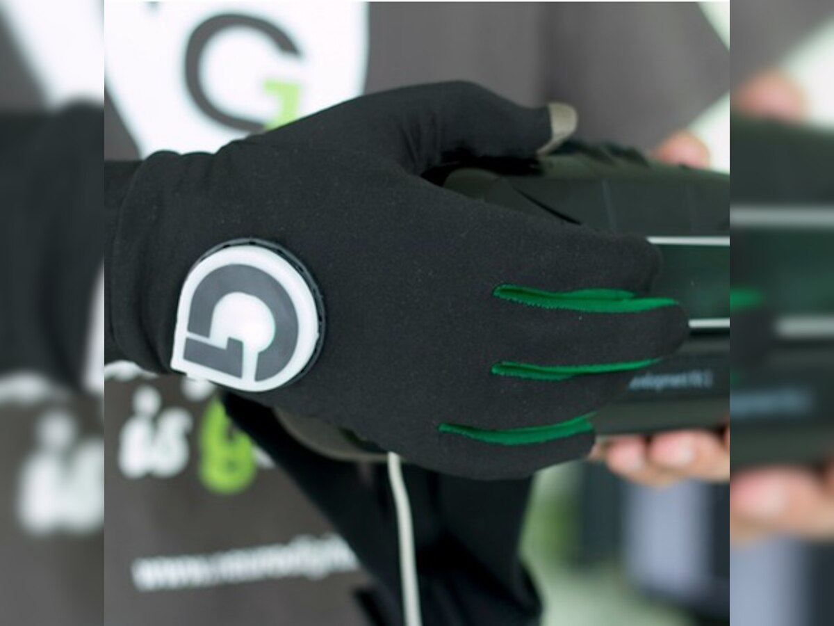 GloveOne 'smart gloves' to let you touch virtual reality