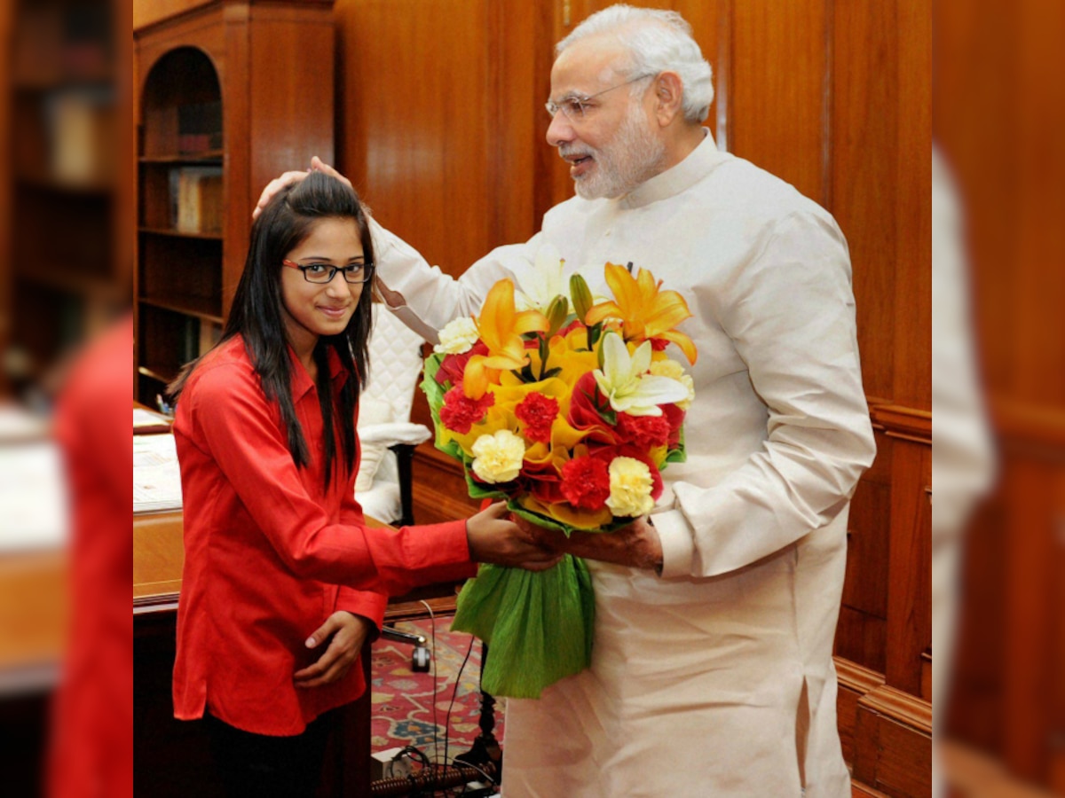 PM Narendra Modi meets Mumbai girl Maryam Asif Siddiqui, who won ...