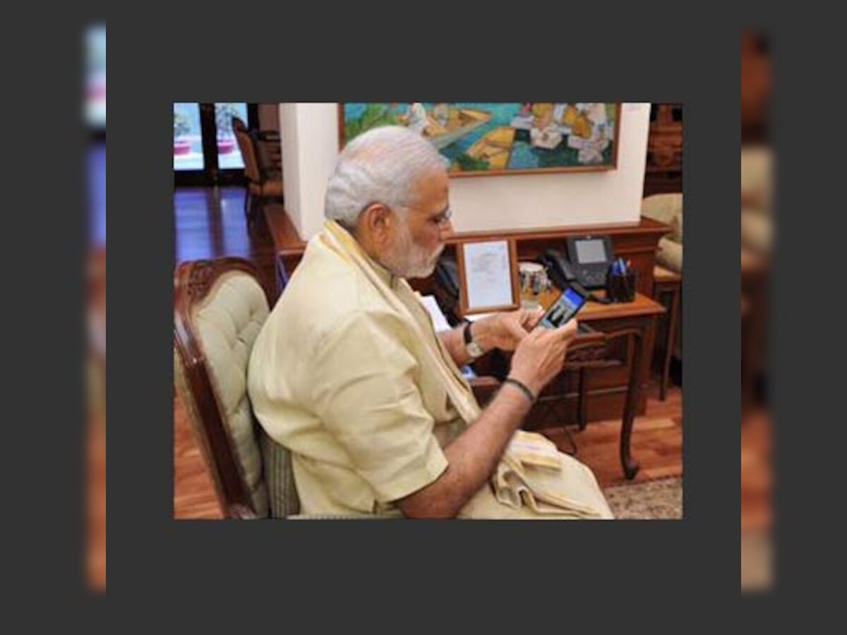 Did only 100 people download 'Narendra Modi Mobile App'?