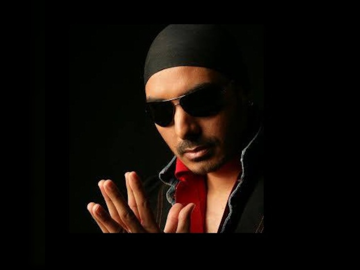 Singer Sukhbir Singh held up at Lahore airport