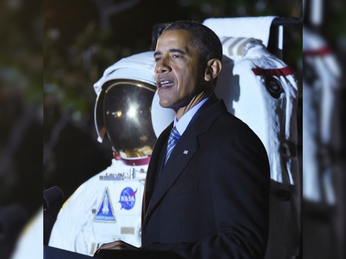 Obama, budding astronomers look at moon, dream of Mars at White House