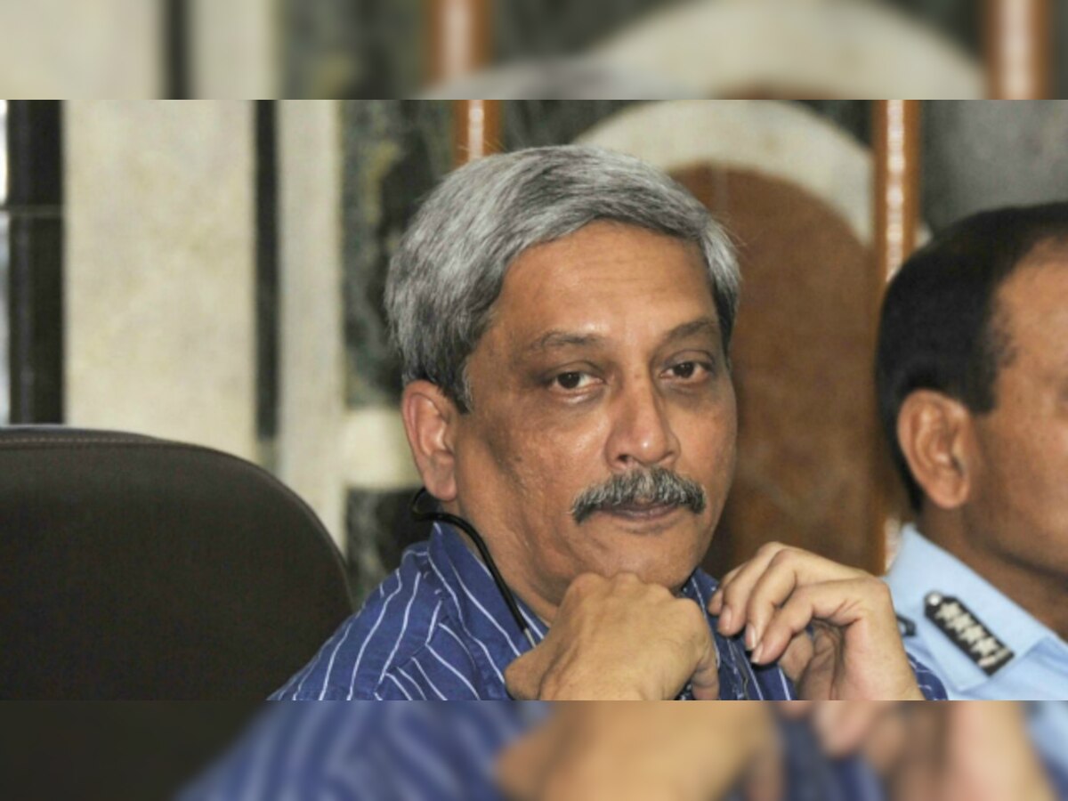 Arvind Kejriwal exploits simplicity for publicity: Manohar Parrikar