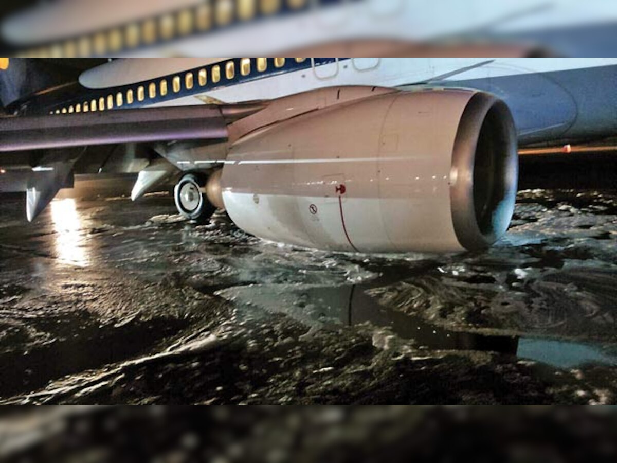 Jet aircraft hard lands, tragedy averted