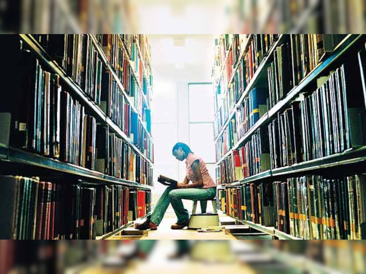 Libraries opened in Thane jail