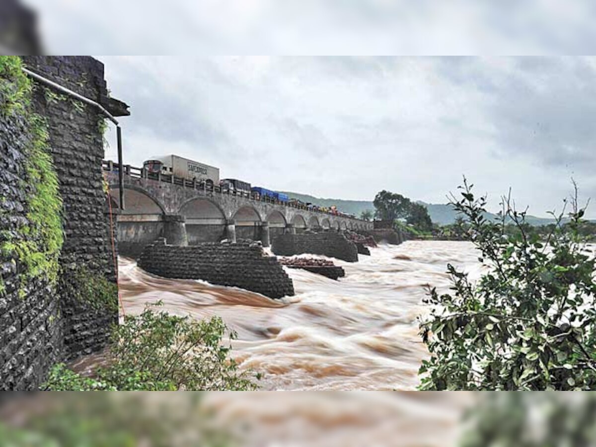 Stop illegal mining near Mumbra bridge: Kalyan MP