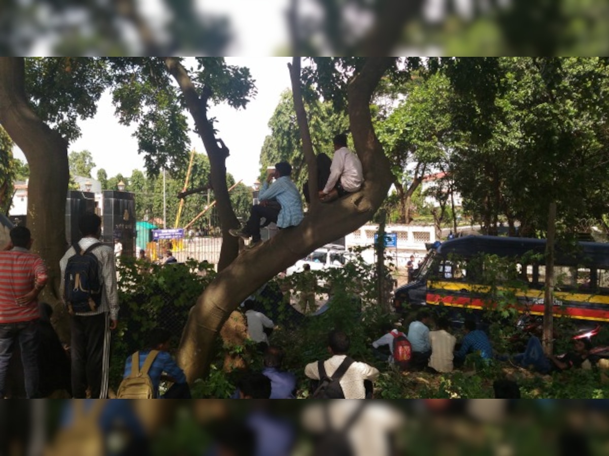 Mumbai: 4 injured after stampede in Malad during naval exam; candidates ...