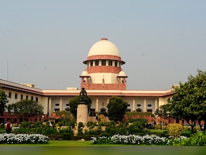 Soumya rape case accused Govindachamy saved from noose, SC awards 7 ...