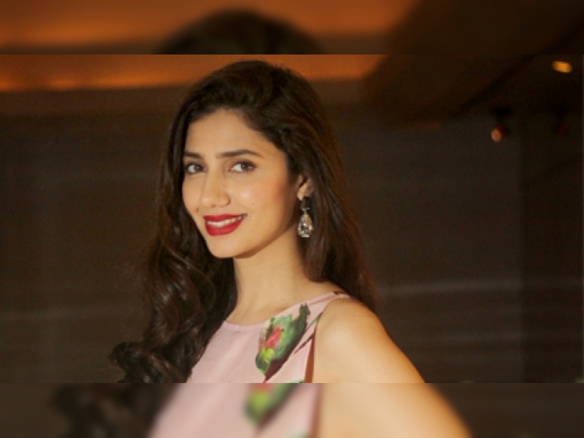 Post ban in India, 'Raees' heroine Mahira shares Pakistani artiste’s FB ...