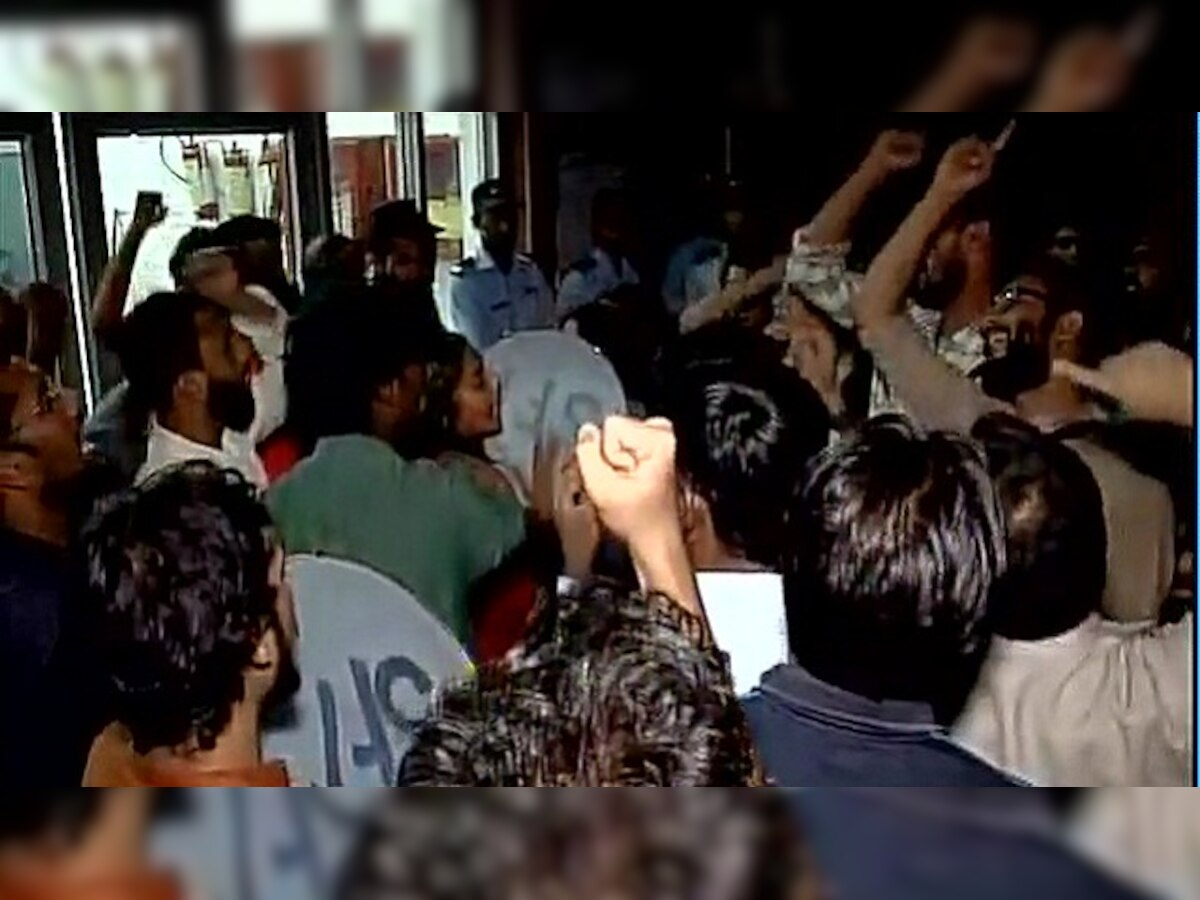 JNU missing student: Protest intensifies, VC & other senior officials ...