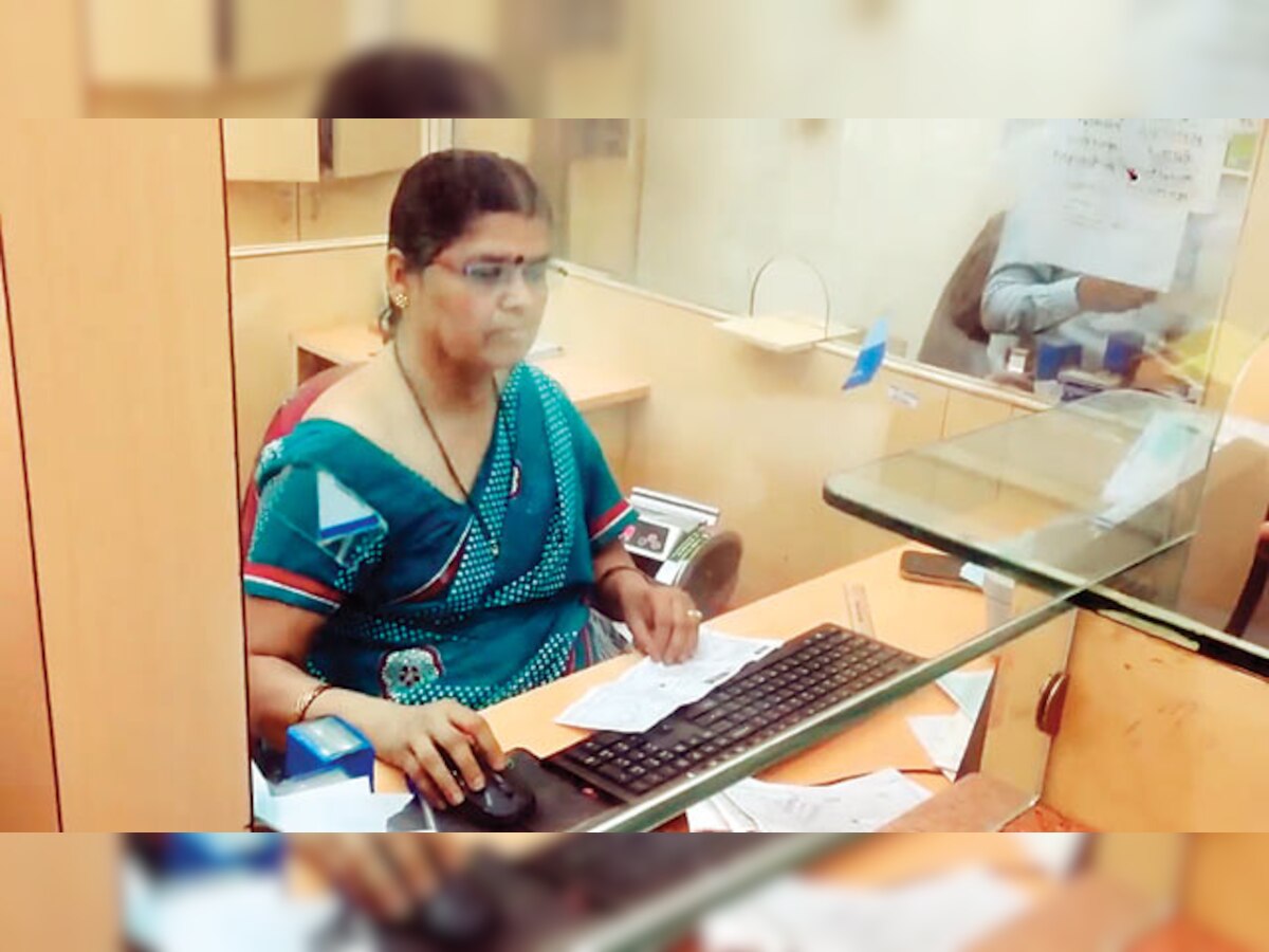 Truth behind video of ‘fastest cashier’