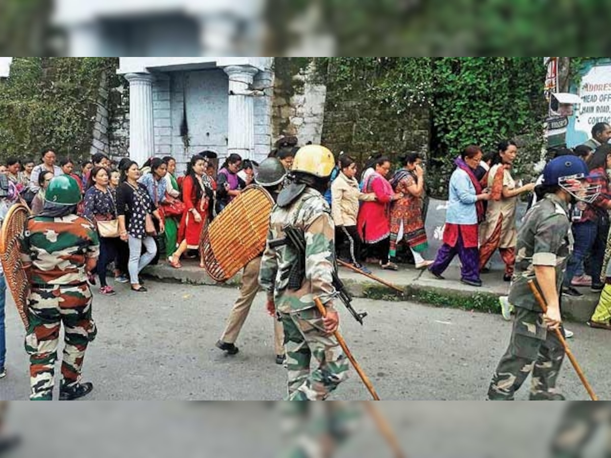 Gorkhaland stir: Protesters block NH 31A at some places in Darjeeling ...