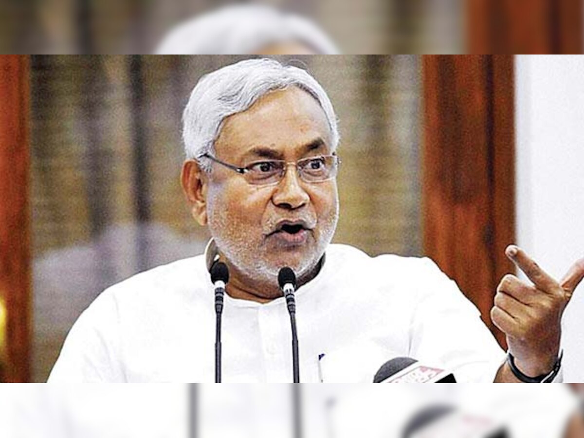 'Happy' Nitish conveys response to Lalu, Sonia