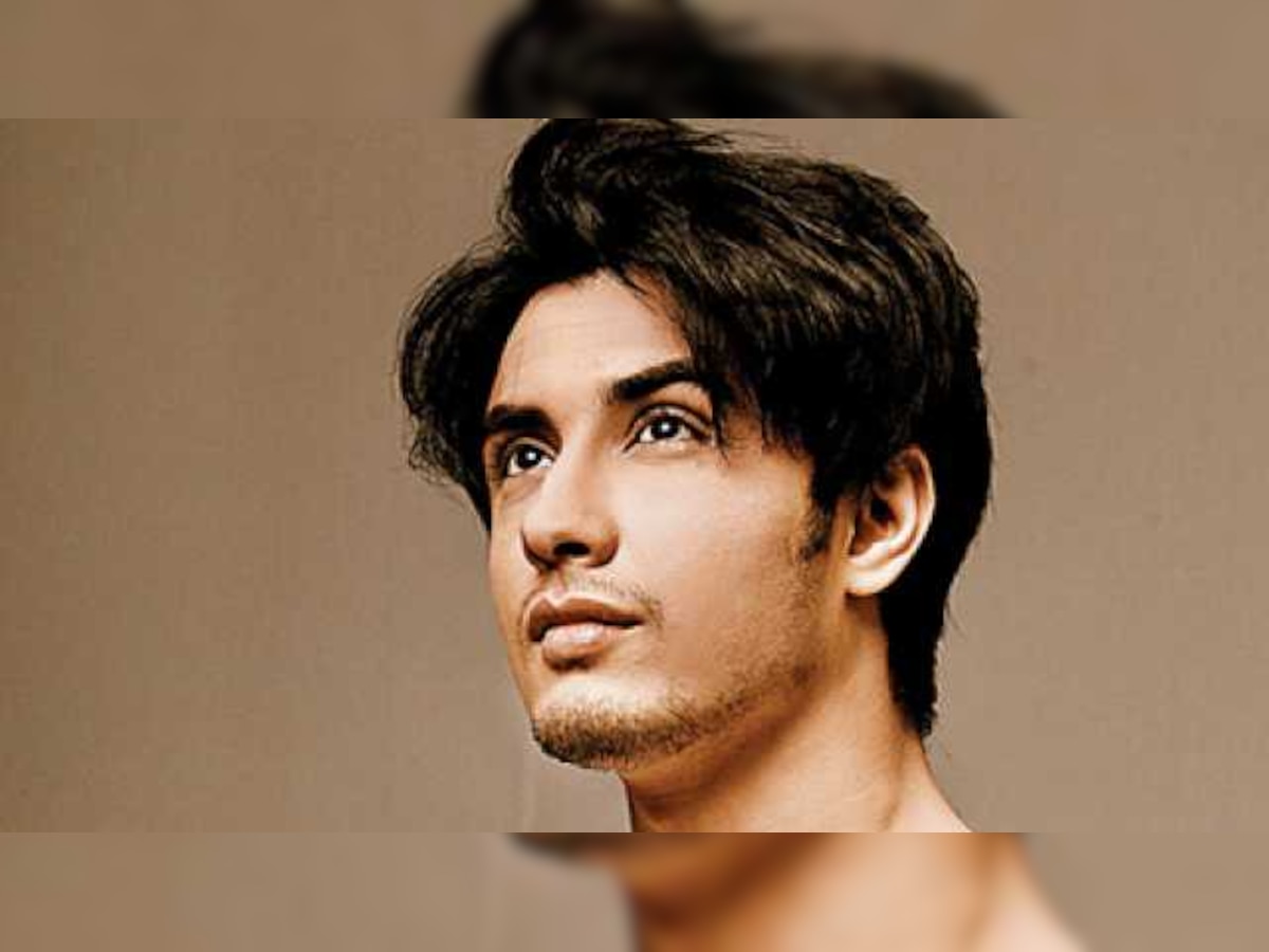 What made Pakistani actor Ali Zafar feel conscious while working in India?