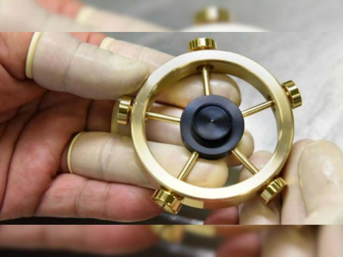 World-beating fidget spinner designed by Japan, spins for 12 minutes
