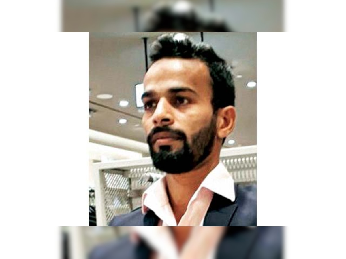 Good samaritans help rescue survivors, offer food & water