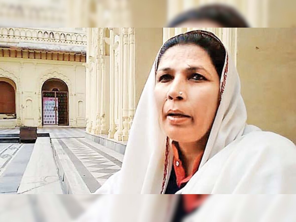 SP picks transgender candidate in Ayodhya