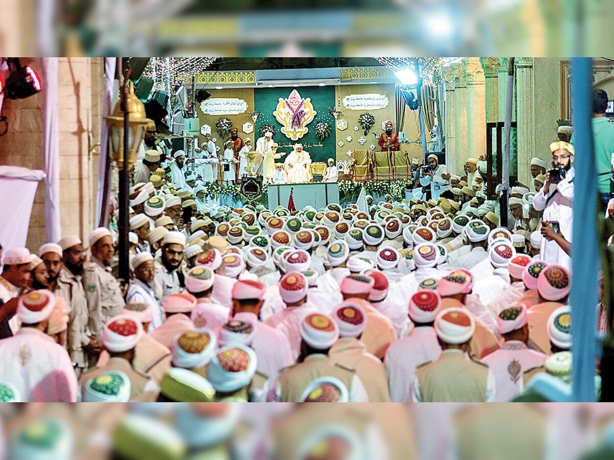 Bohra leader celebrates 74th birthday in Surat