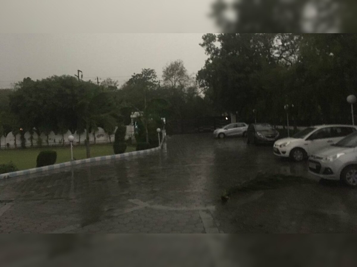 Dust storm hits NCR, flight and metro operations hampered