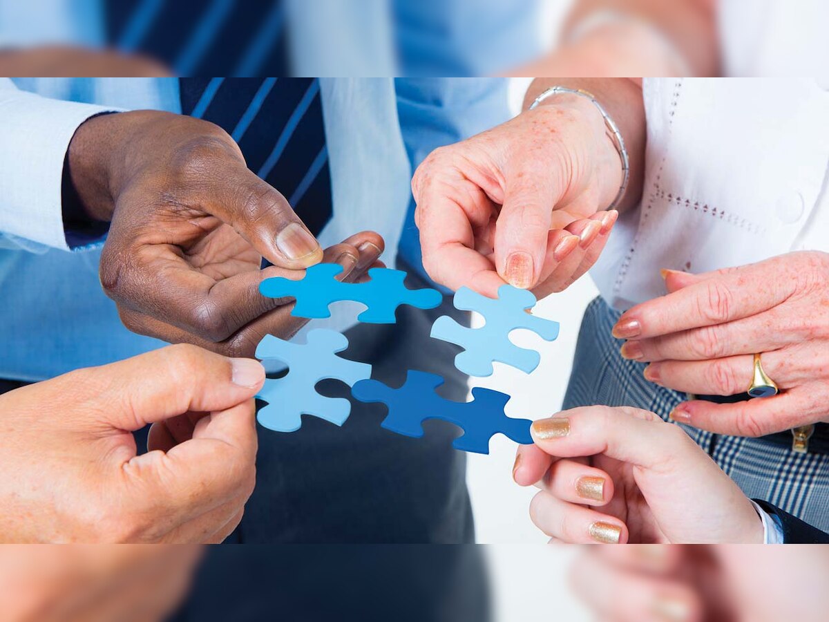 Finmin sets merger of three insurance companies rolling