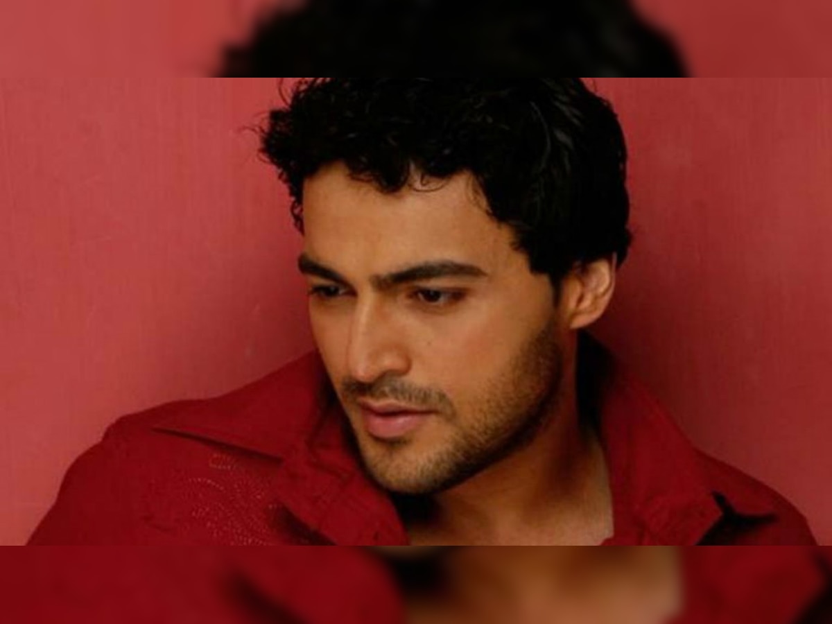 Ayaz Khan's Instagram, Twitter & Facebook on IDCrawl