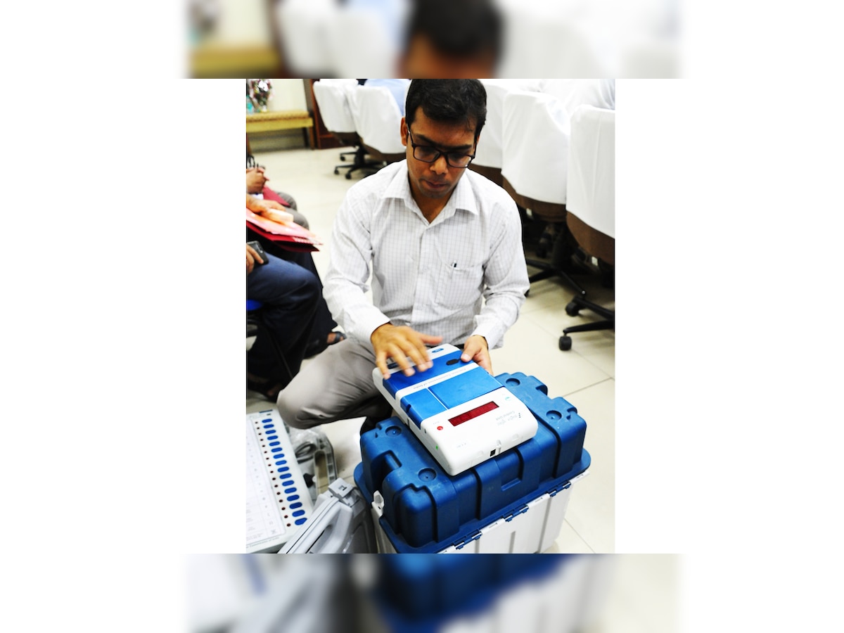 Rajasthan: Officials take lessons on accurate use of EVM machines