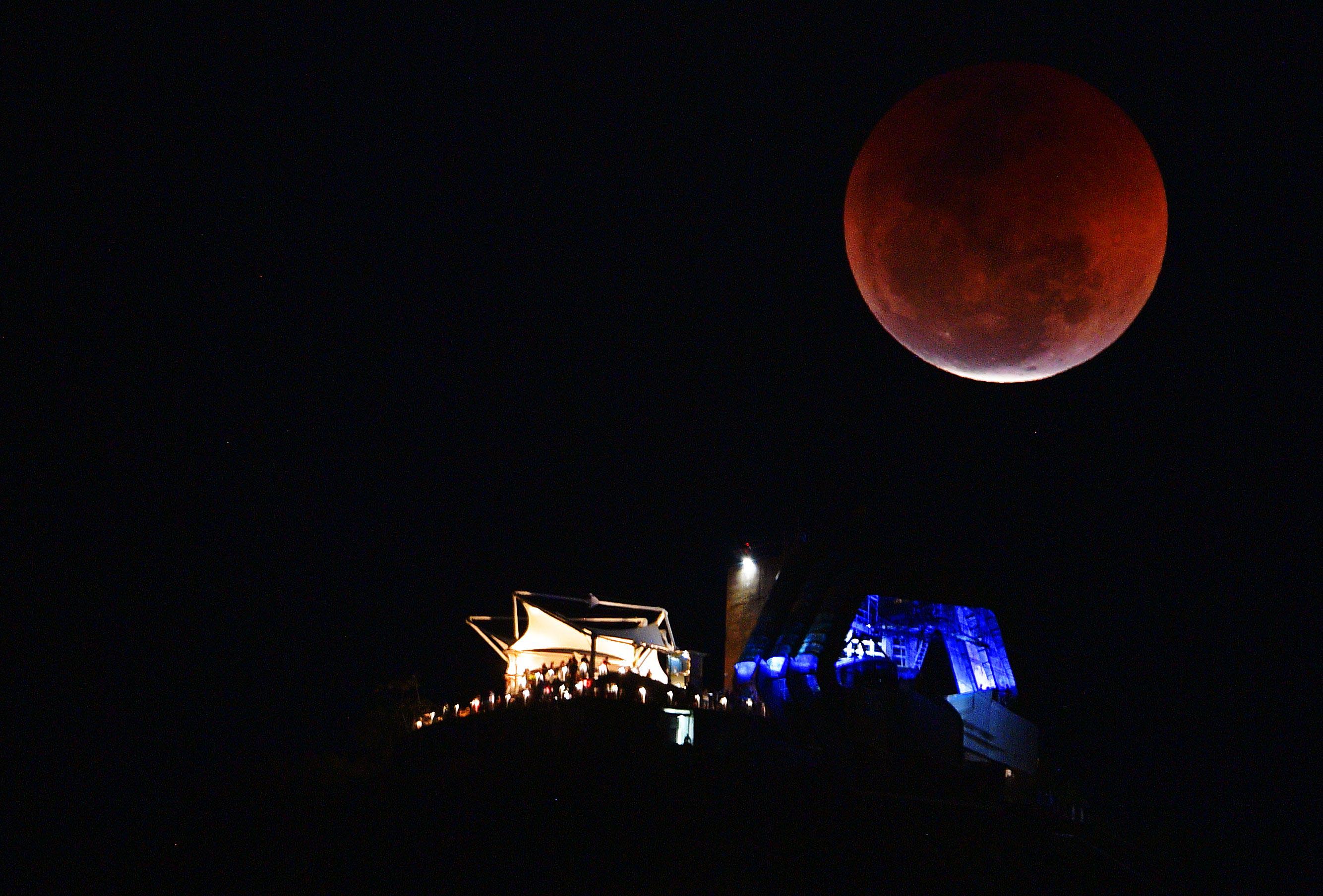 In Pics: These sightings of Blood Moon in century's longest lunar ...