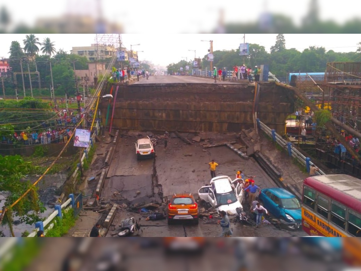 Majerhat Bridge collapses in South Kolkata, several feared dead