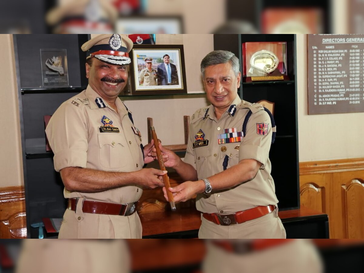 Dilbag Singh replaces SP Vaid as DG J&K Police, Omar Abdullah ...