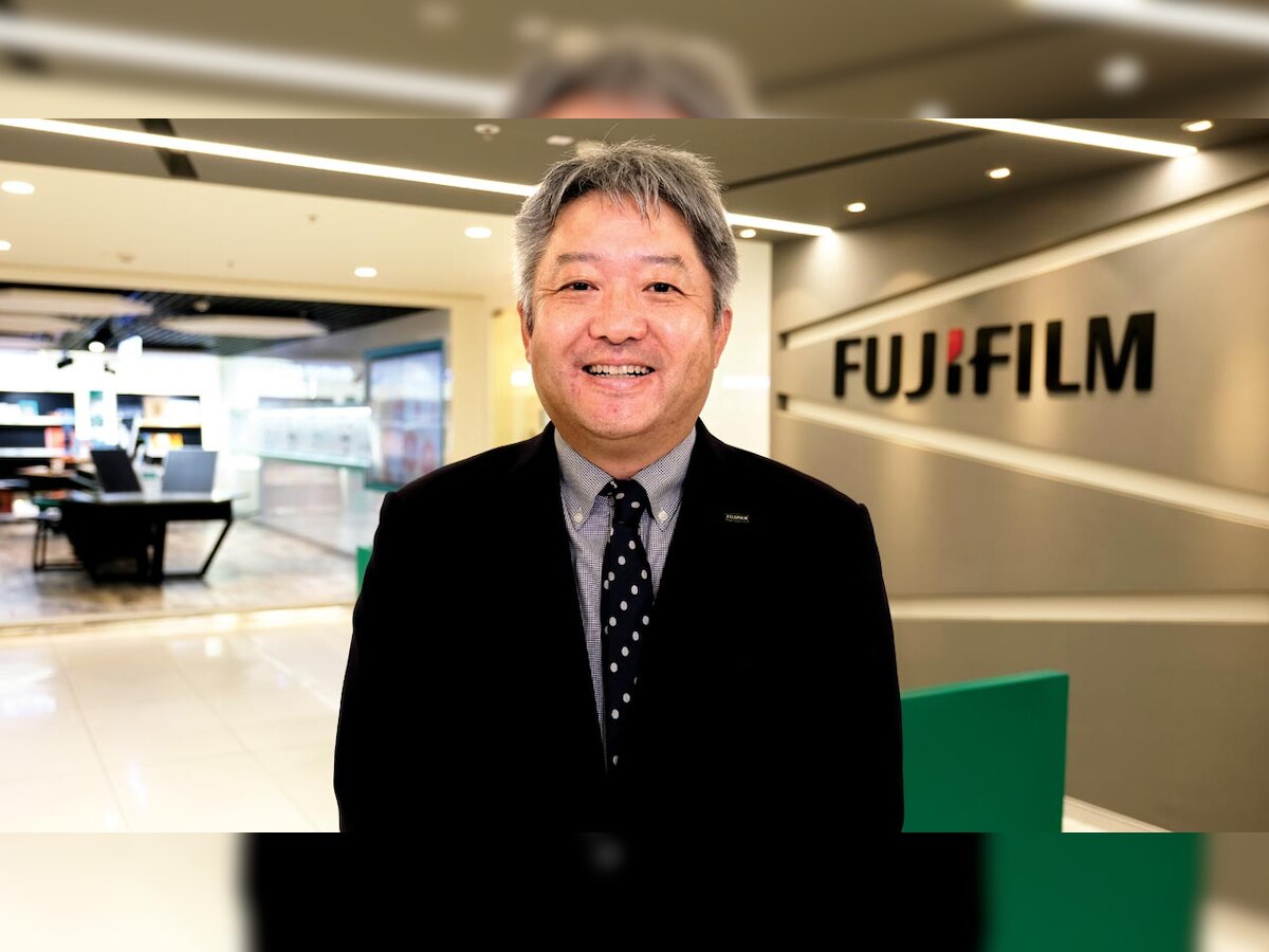 Smartphones and cameras will coexist: Fujifilm