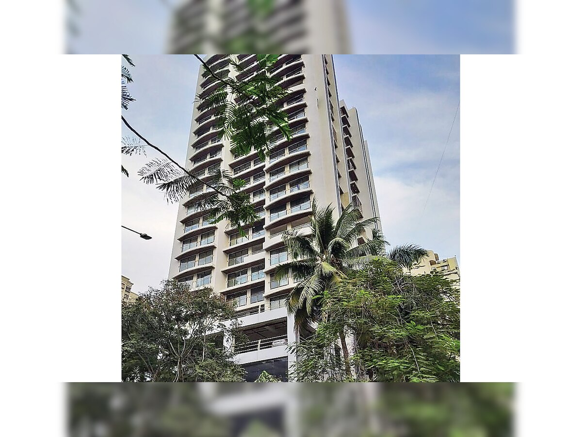 Mumbai: Woman jumps off Versova building