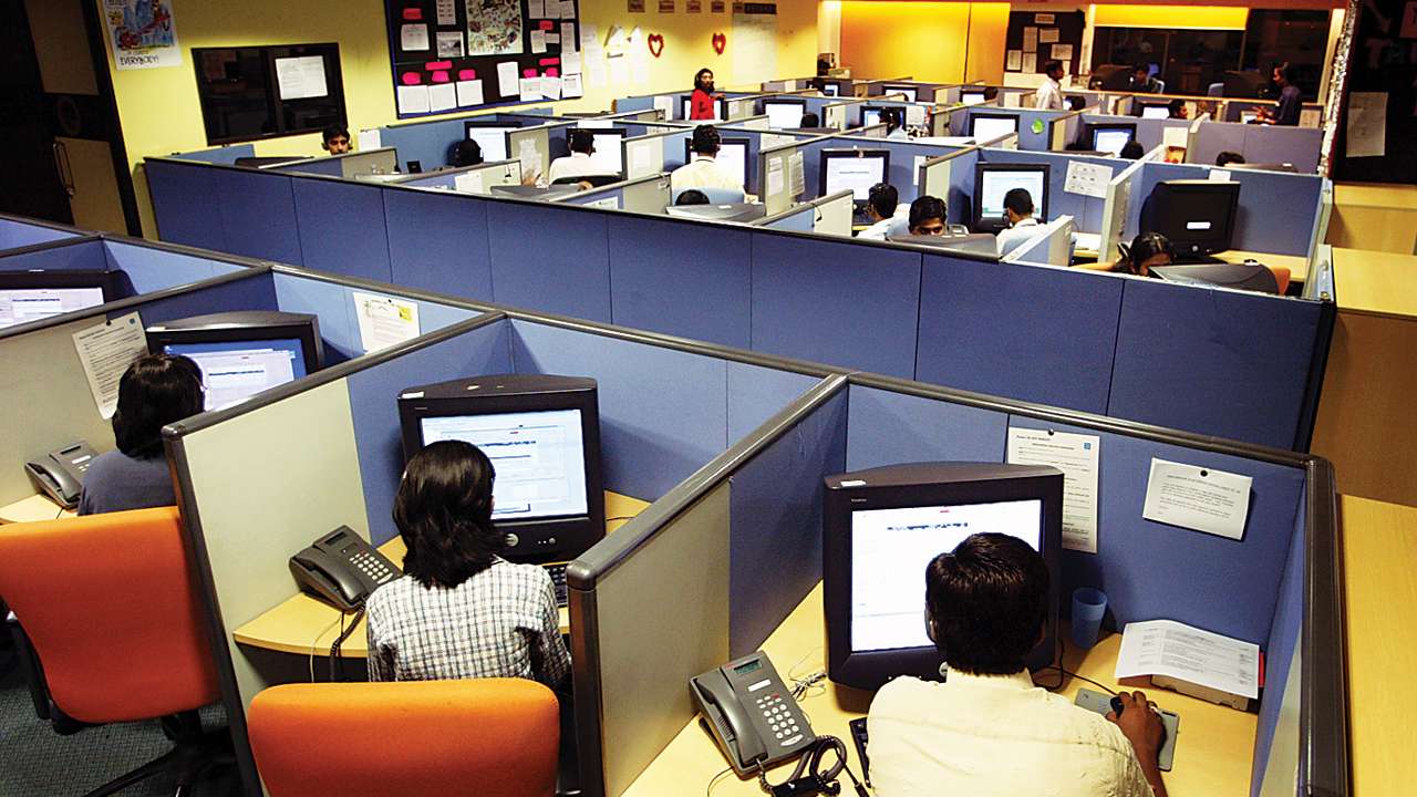 Noida Police Busts Fake Call Centre Duping Us Citizens
