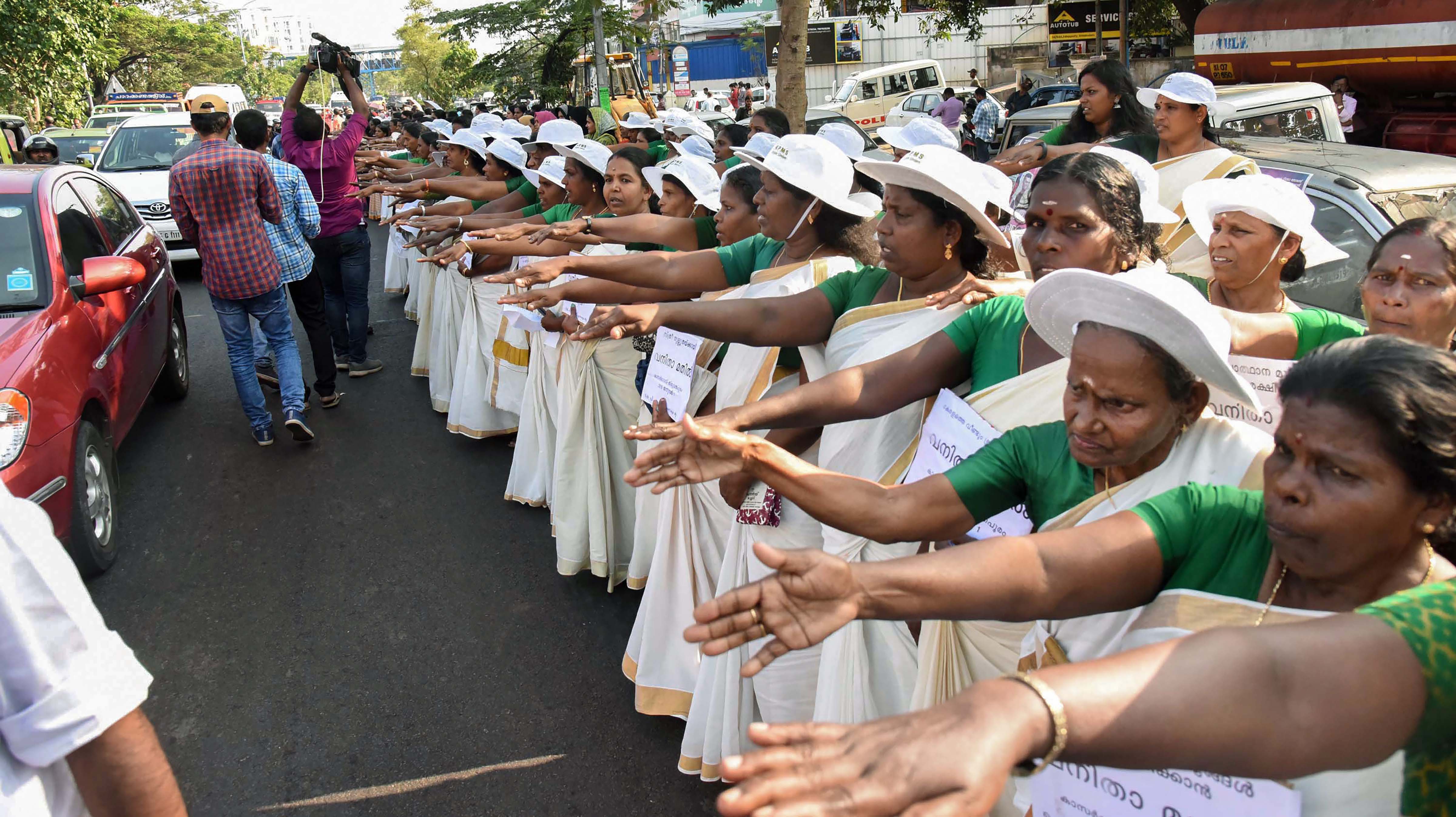 Sabarimala row: Lakhs of Kerala women form 620-km long renaissance wall ...